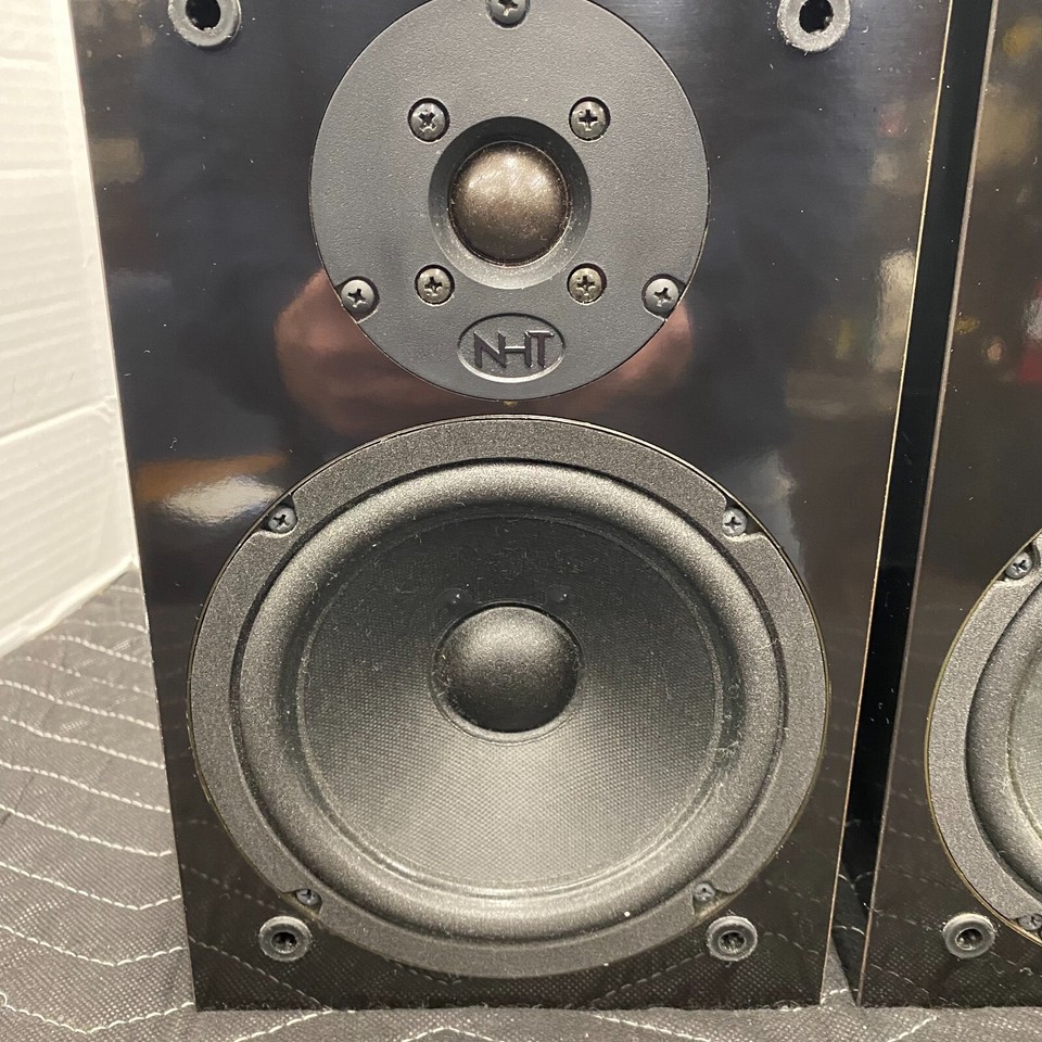 NHT SUPERONE 2-WAY BOOKSHELF SPEAKERS - SOUND GREAT - VERY GOOD ...
