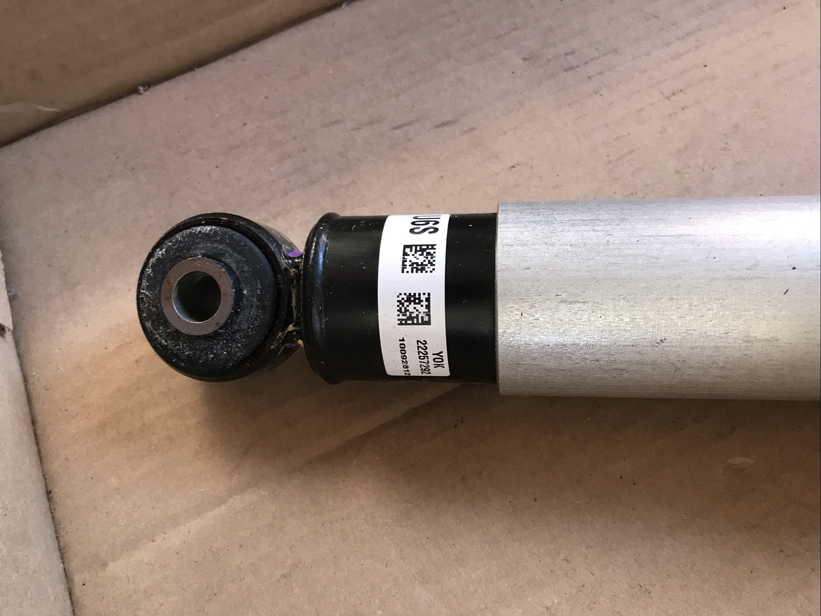 22187156 New OEM GM Rear Air Shock | eBay