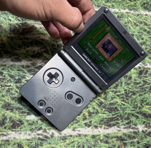 Nintendo Game Boy Advance SP Graphite Madagascar Game GBA Tested Bright ...
