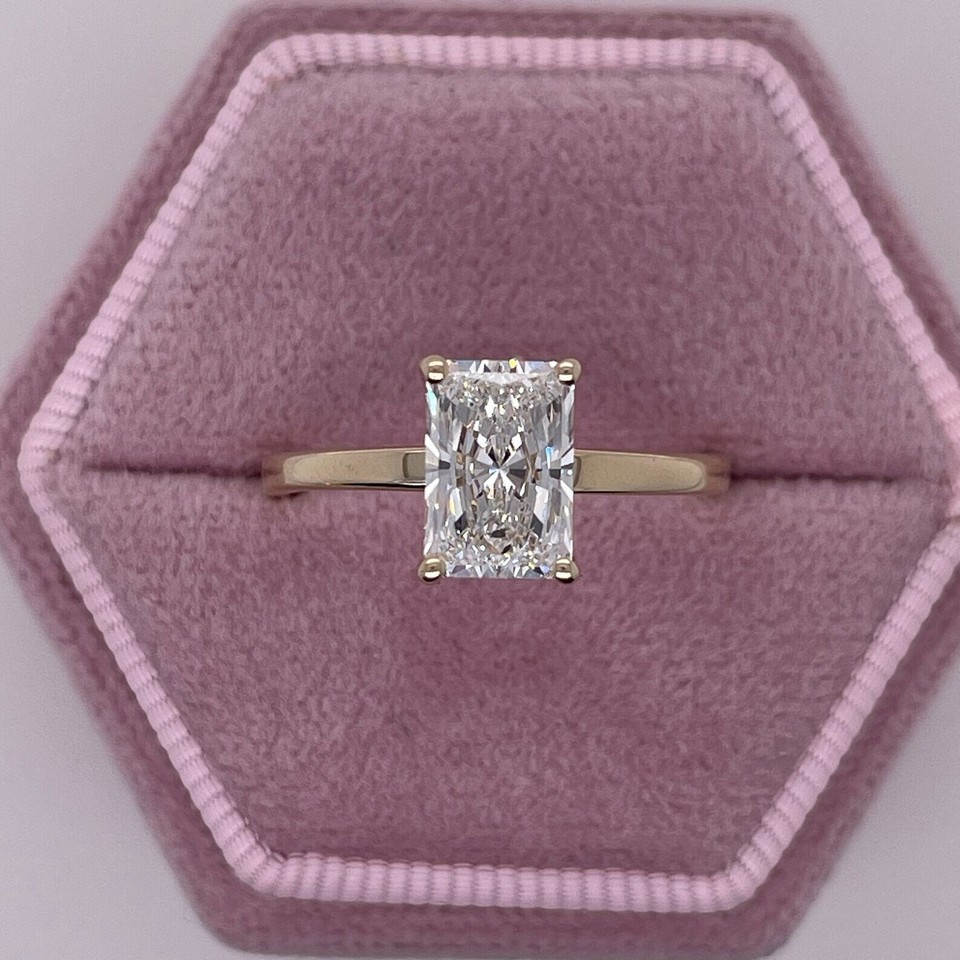 Flat Edge Band 1.50 Ct D Color VVS2 Clarity IGI Certified Elongated ...