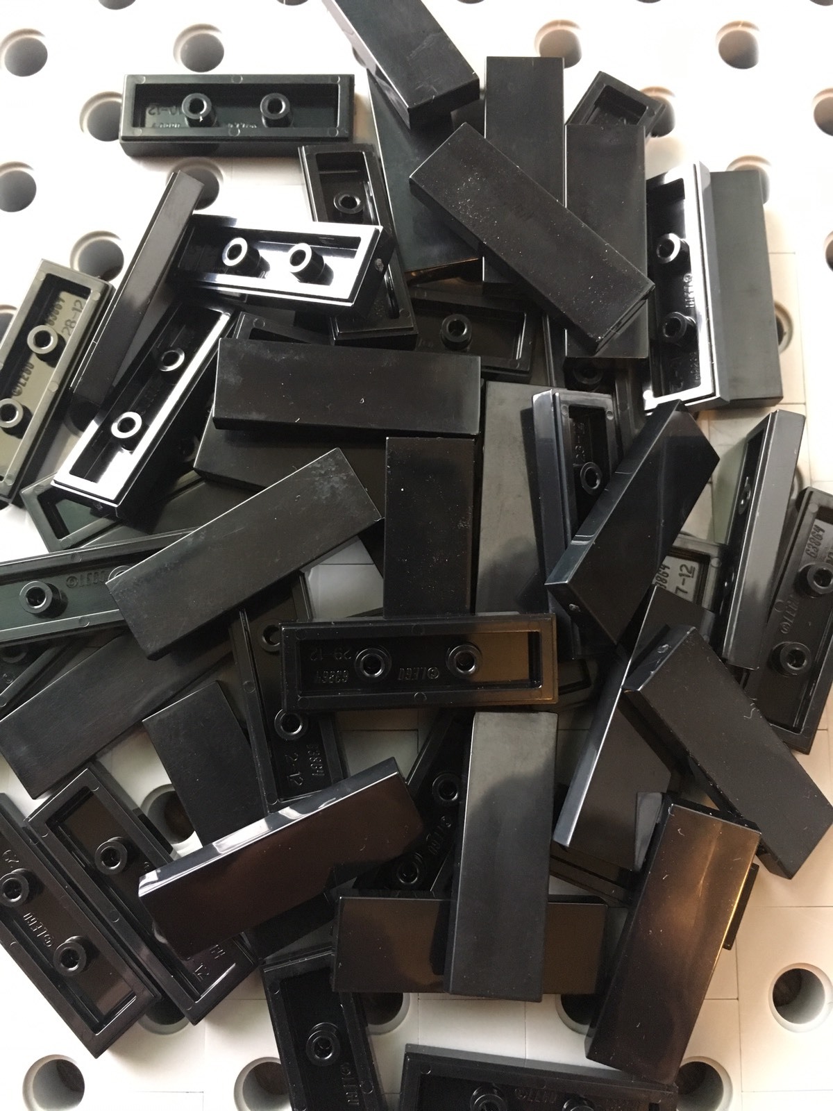 Lego 1x3 Black Tiles Smooth Finishing Flat Modular Buildings New 50 Pcs ...