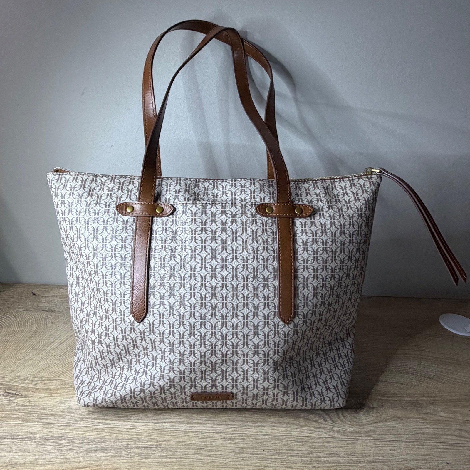 Fossil Felicity Tote Signature Bag Brown Beige Leather Trim Carryall ...