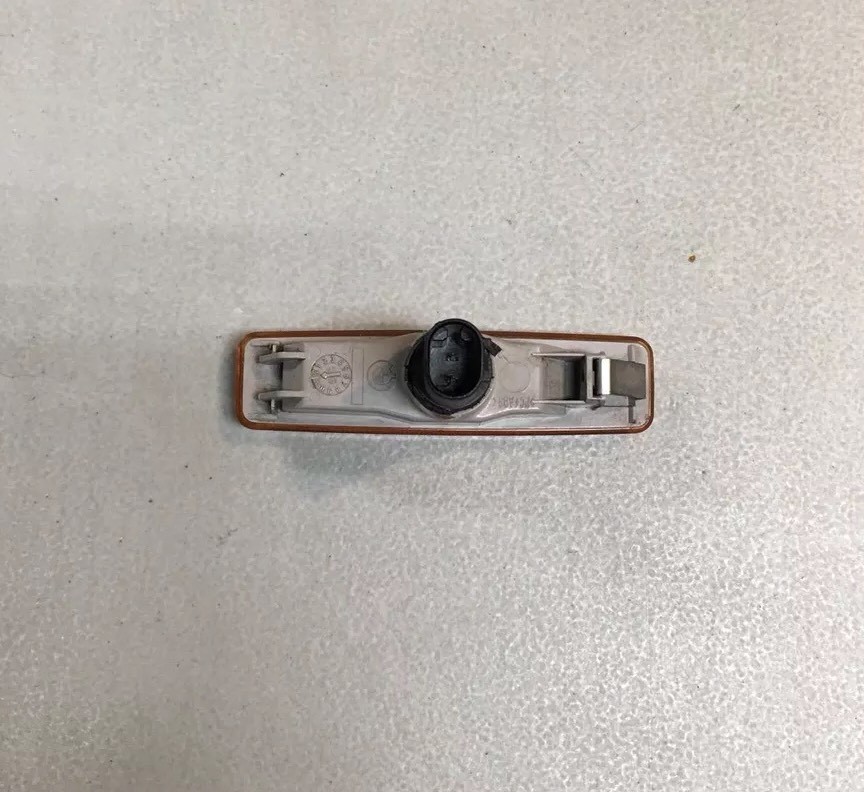 BMW E39 Turn Signal Light Fender Side Marker Lamp Amber Lens ...