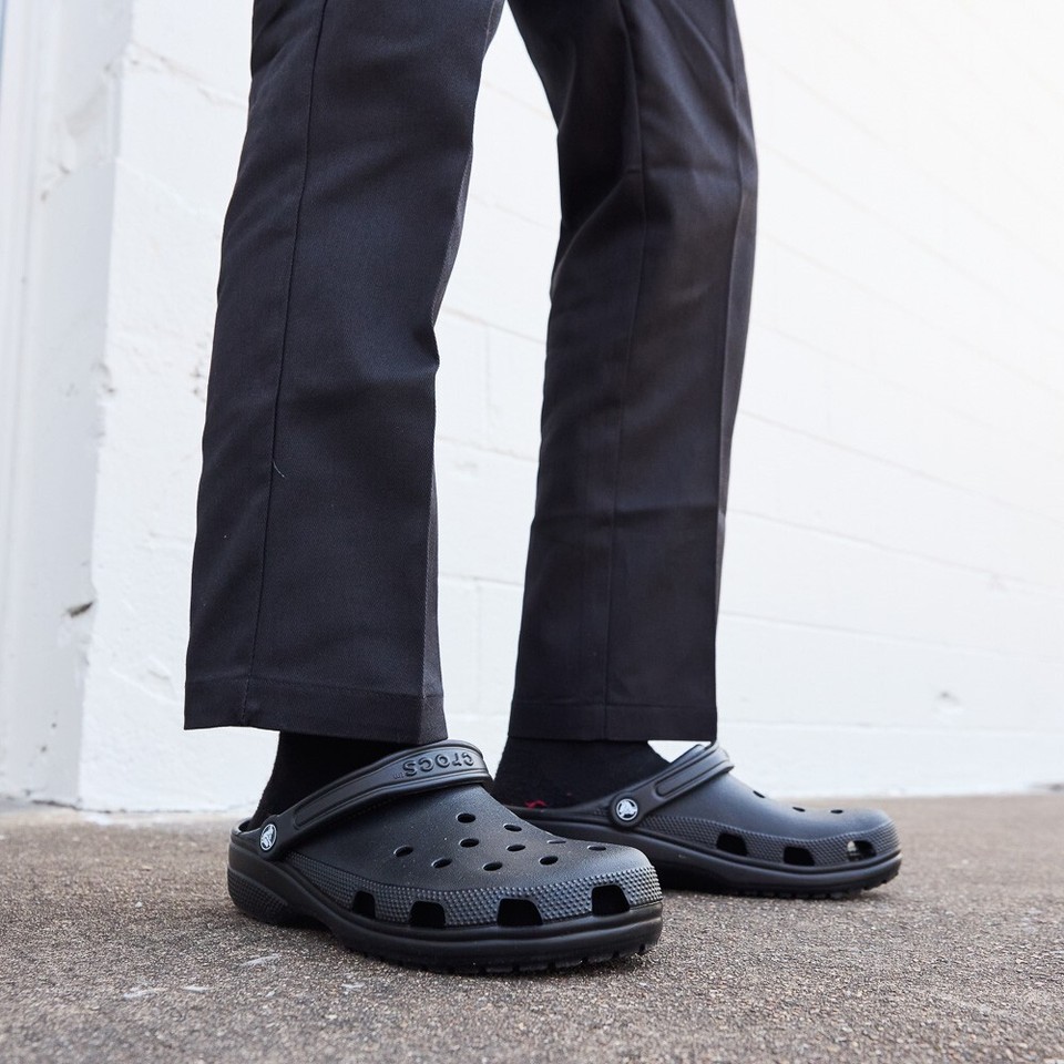 NEW Crocs Men's size 10 Classic Clogs | Slip On Shoes | Waterproof ...