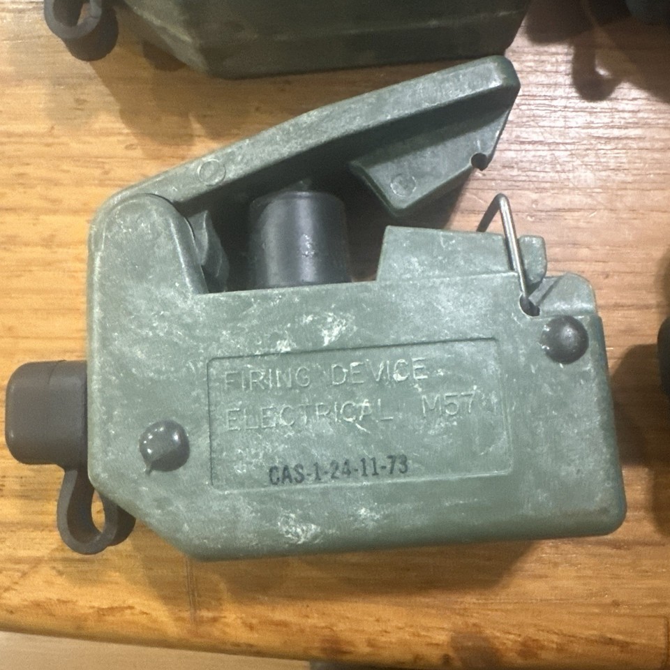 M57 Firing Device – Claymore Clacker – Vietnam Era Military Collectible ...