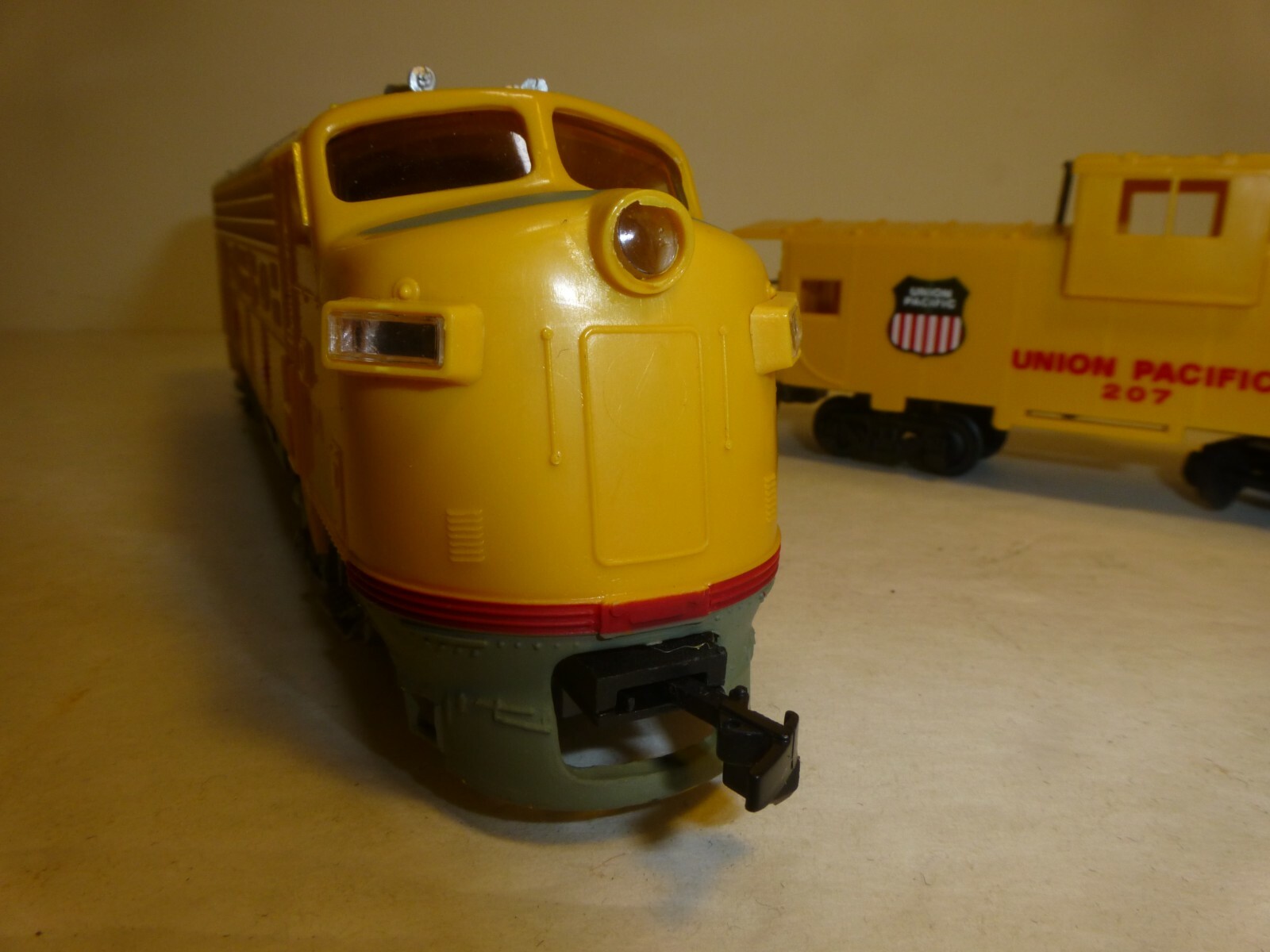 Bachmann Union Pacific 1206 Locomotive (untested) and Caboose | eBay