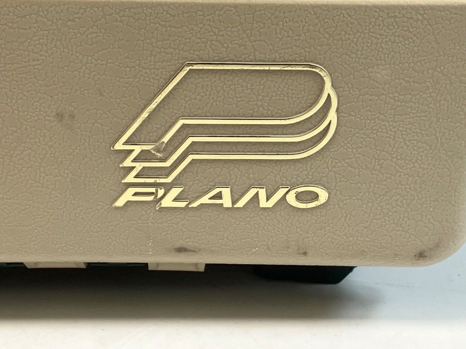 Plano 4 Department Tackle Box w/ 6 Plastic Containers For Fishing ...
