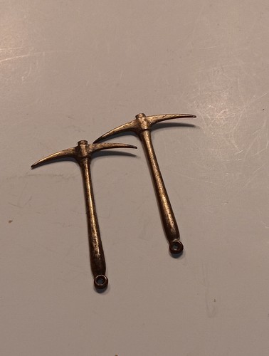 2 VINTAGE MINIATURE PICK AXE'S ( BOTH 2 INCHES LONG) | eBay