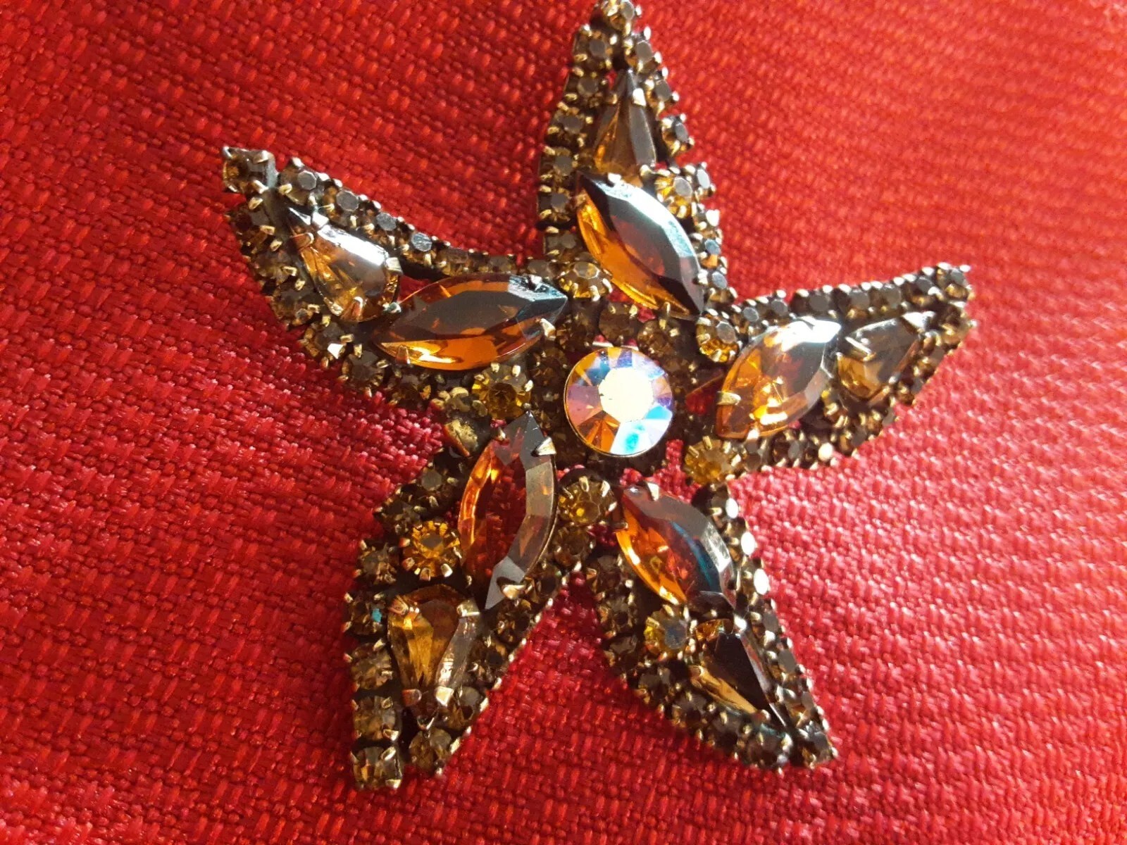 Weiss Rhinestone Starfish Broach. Vintage. Marked. - Gem