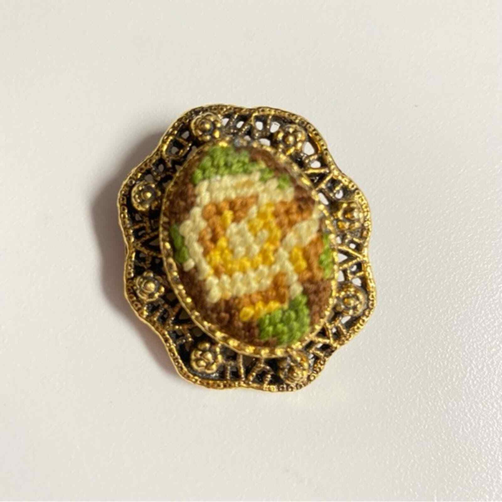 Vintage Earth Tone Gold Oval Needlepoint Brooch Flower - Gem
