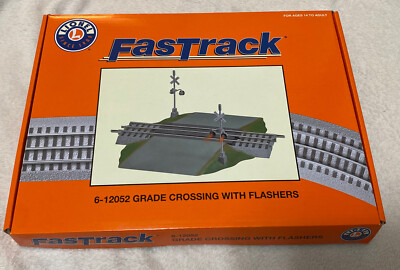Lionel 12052 O Scale FasTrack Grade Crossing with Flashers 23922120526 ...