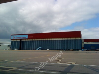 Photo 6x4 Thomson Airways at Luton Airport Luton/TL0921 c2010 | eBay