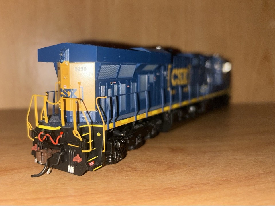 HO Scale Athearn Genesis CSX 5250 ES44DC DCC Ready | eBay
