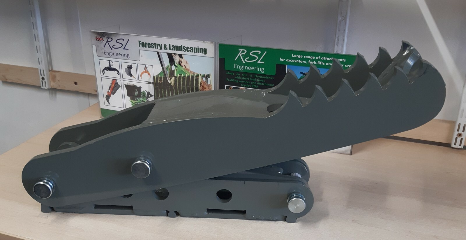 micro, mini, large digger excavator THUMB grab, grapple, log, waste ...