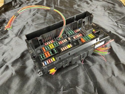 Front Power Distribution Box Fusebox Fuse OEM BMW F01 F02 F04 F07 F10 ...