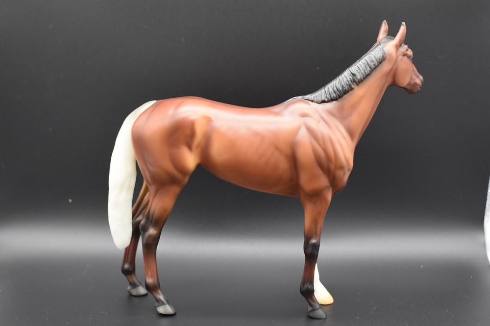 Breyer BreyerFest 2024 Matte Surprise Wild Bay Thoroughbred Emerson ...