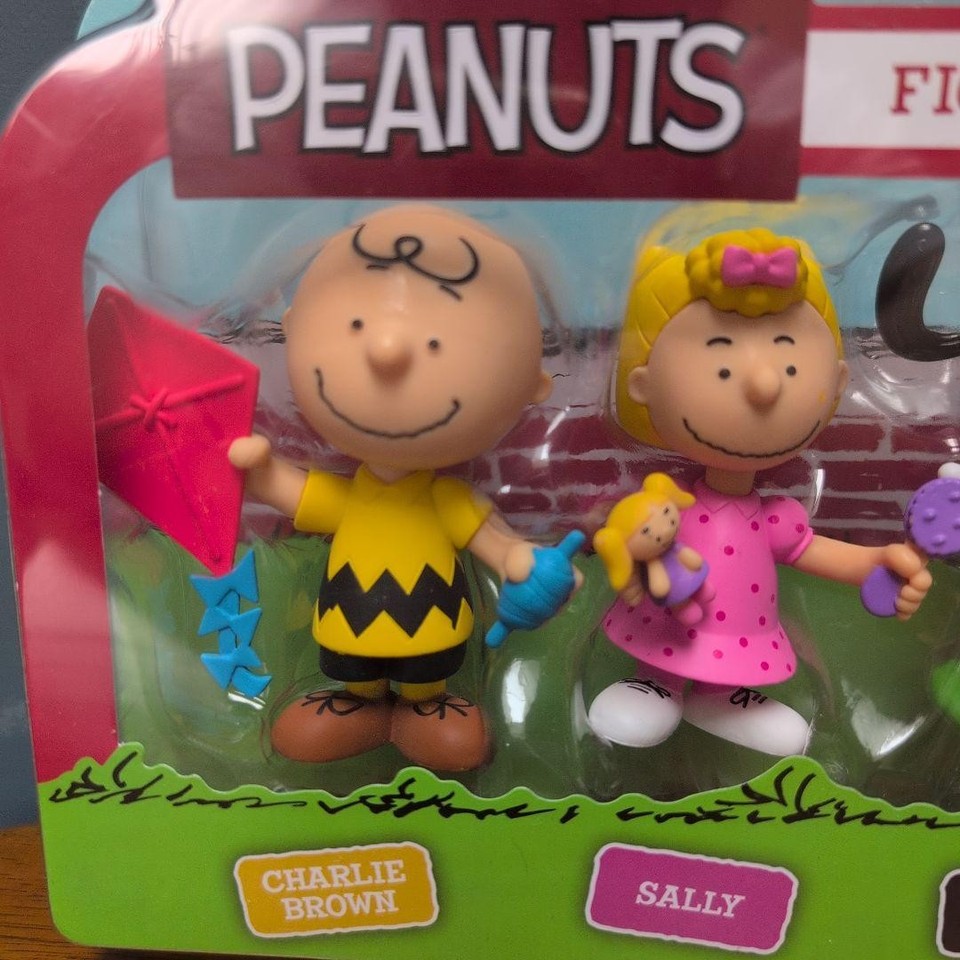 Snoopy Peanuts Toys R Us Limited Figure Set | eBay