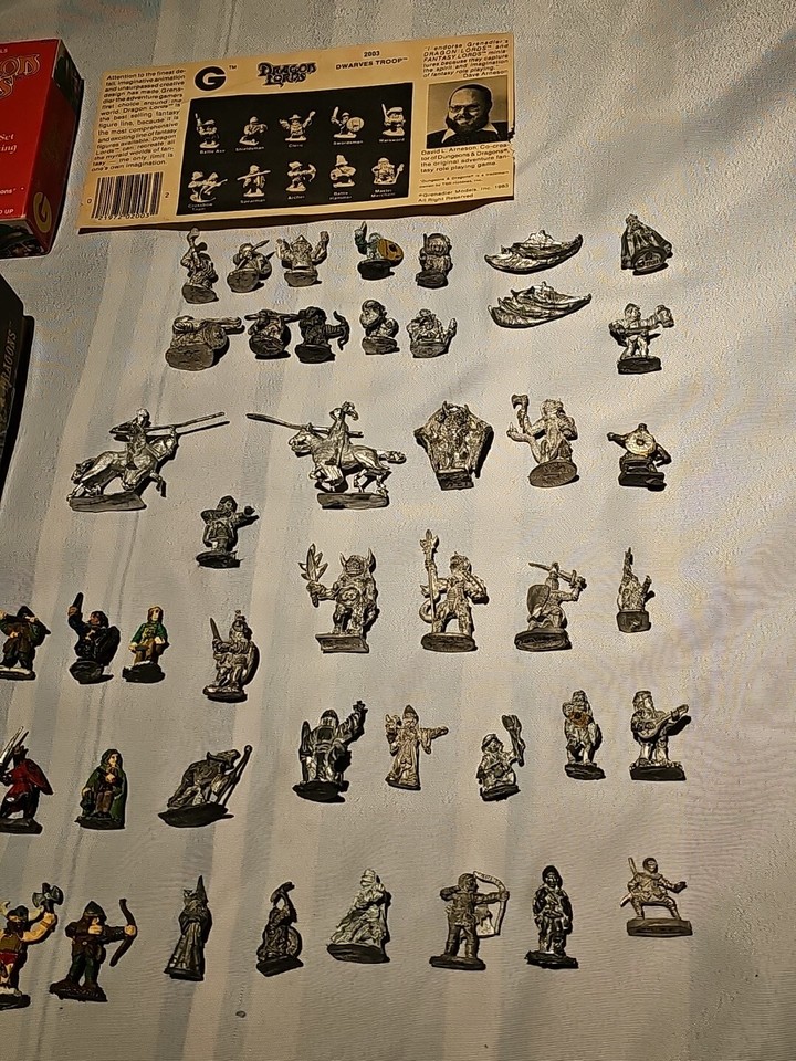 lot of 59 1980s Grenadier Fighting Men Dungeons& Dragons Miniatures ...