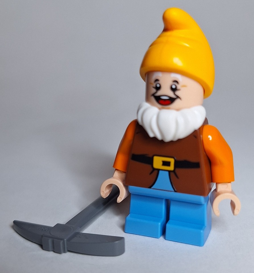 LEGO Snow White DWARF Happy minifigure shown from Disney Cottage 43242 ...