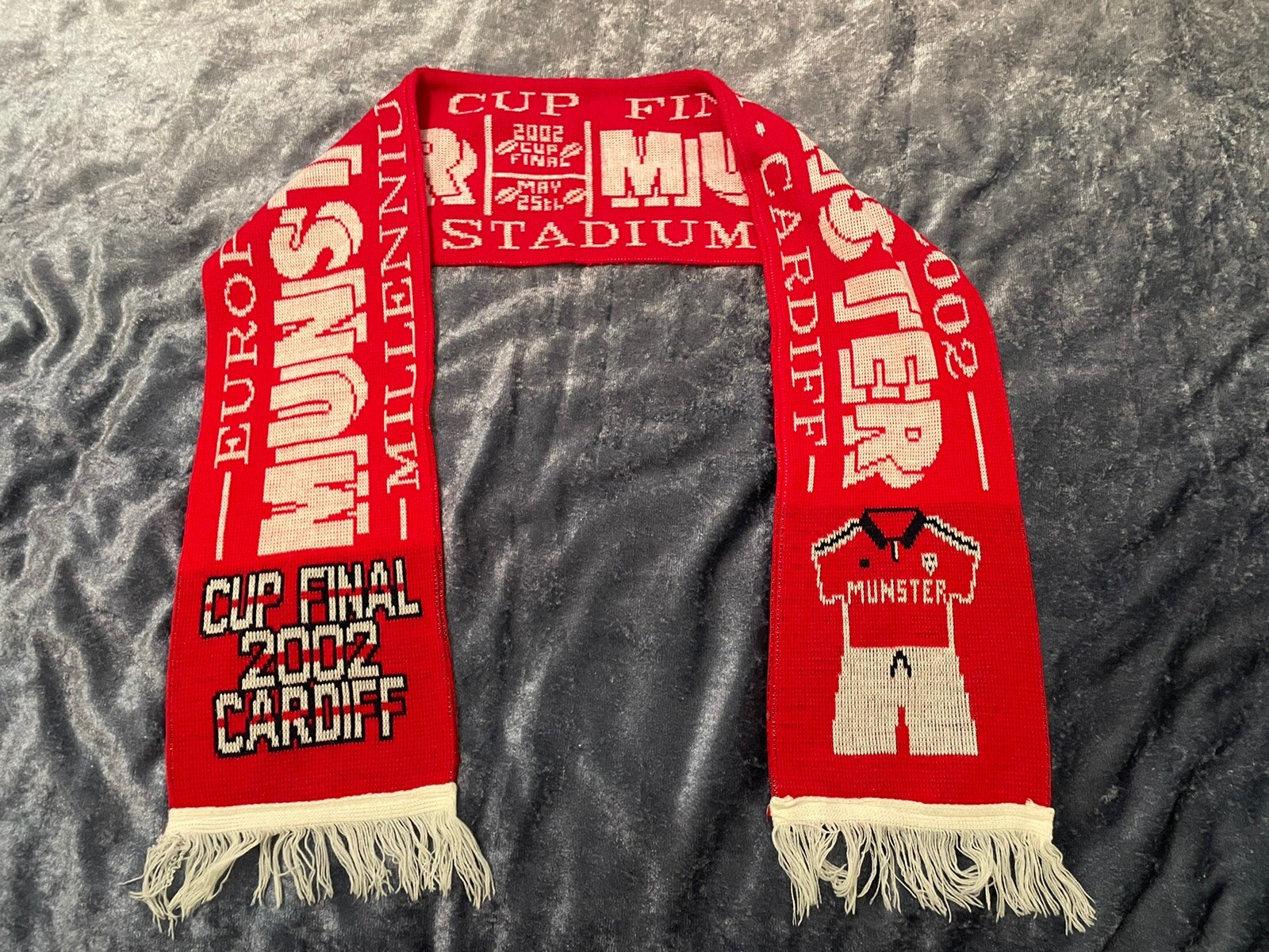 MUNSTER RED & WHITE 2002 EUROPEAN CUP FINAL RUGBY SCARF H IRISH IRELAND ...