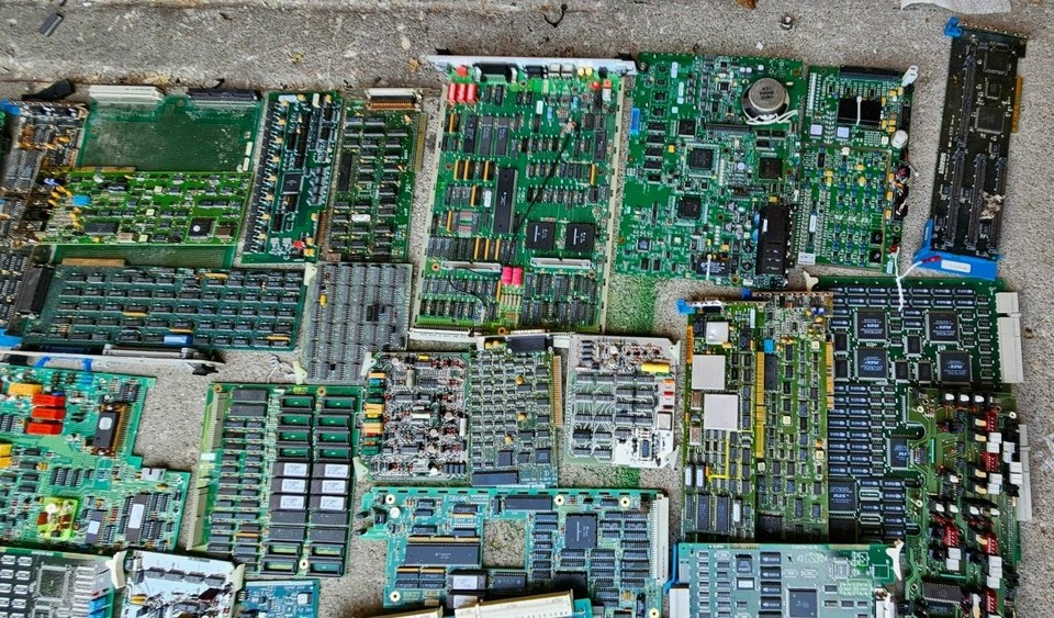 53 LBS SCRAP HIGH GRADE CIRCUIT BOARDS ICs GOLD TRACES GOLD ICs GOLD ...