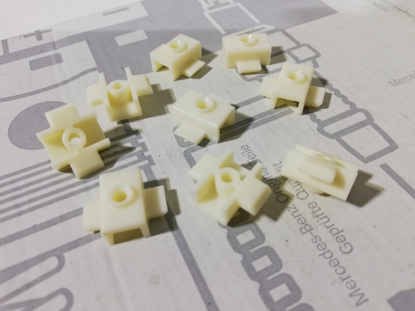 10x Befestigung Clips Mercedes W124 Verkleidung Tür Beplankung ...