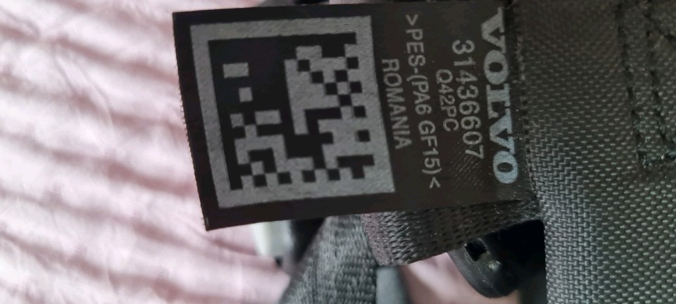 Volvo s60 31436607 Boot Safety Net , Brought with car, not used or even ...