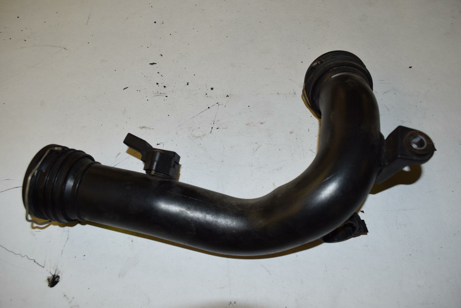 Original Audi A3 8P Sportback 2,0TDI Ladeluftrohr Ladedruckrohr ...