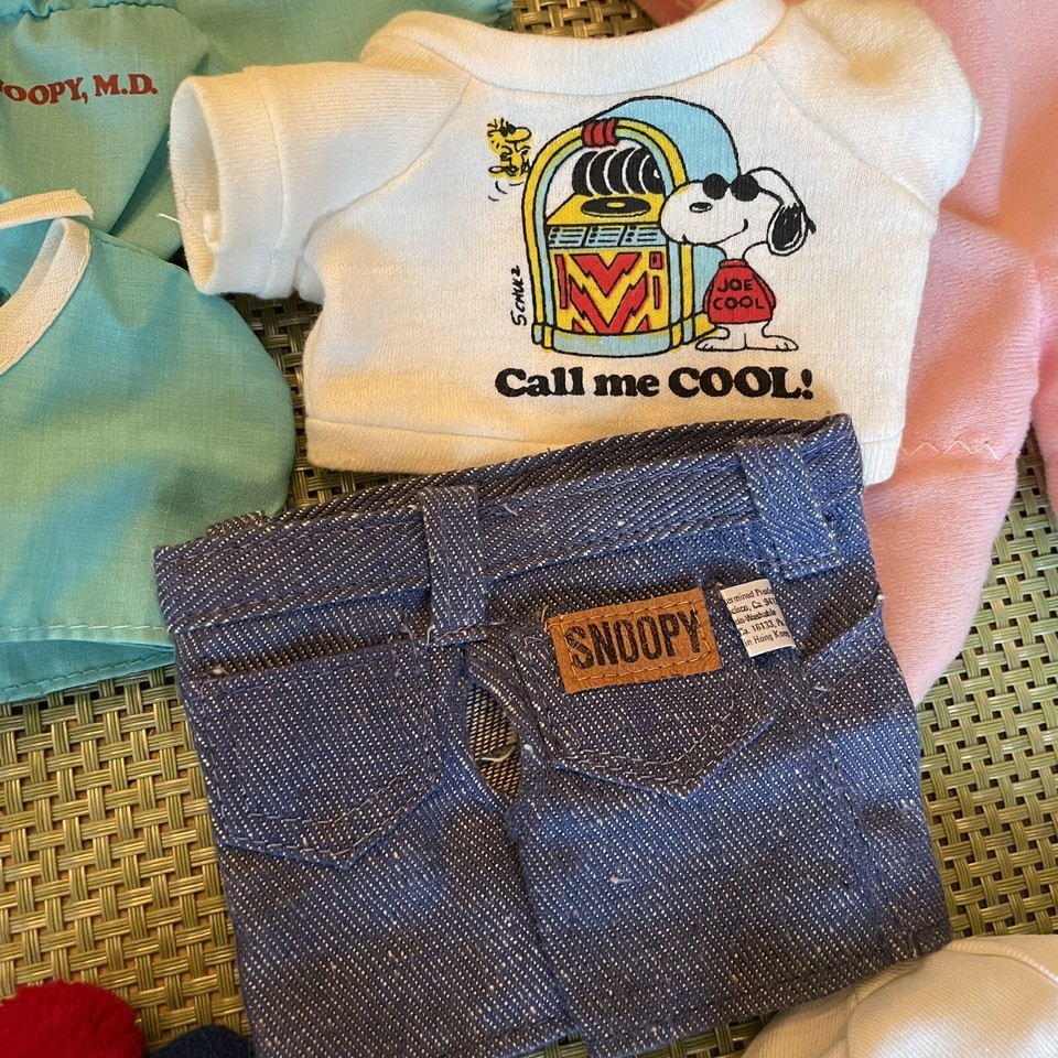 Vintage Peanuts Snoopy 1963 Wardrobe Trunk Plush Nine Outfits ...