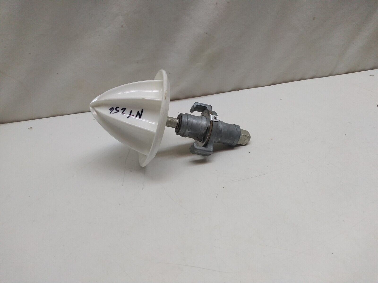 Commercial Juicer Fresh Juice Citrus Extracting Bulb Reamer Cone Metal ...