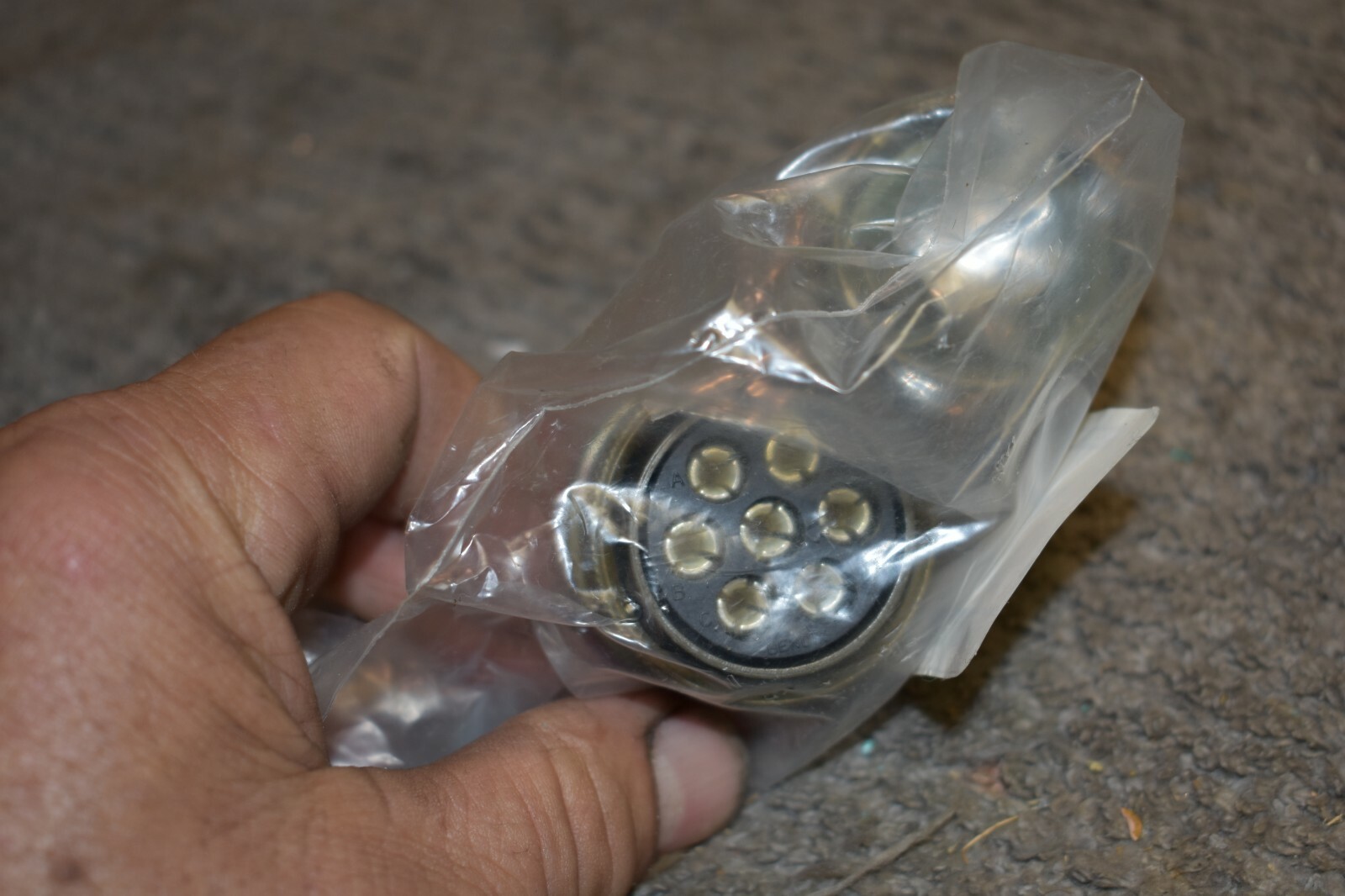 AMPHENOL BENDIX MS3106F24-10S Military Connector with Back Shell 7 PIn ...