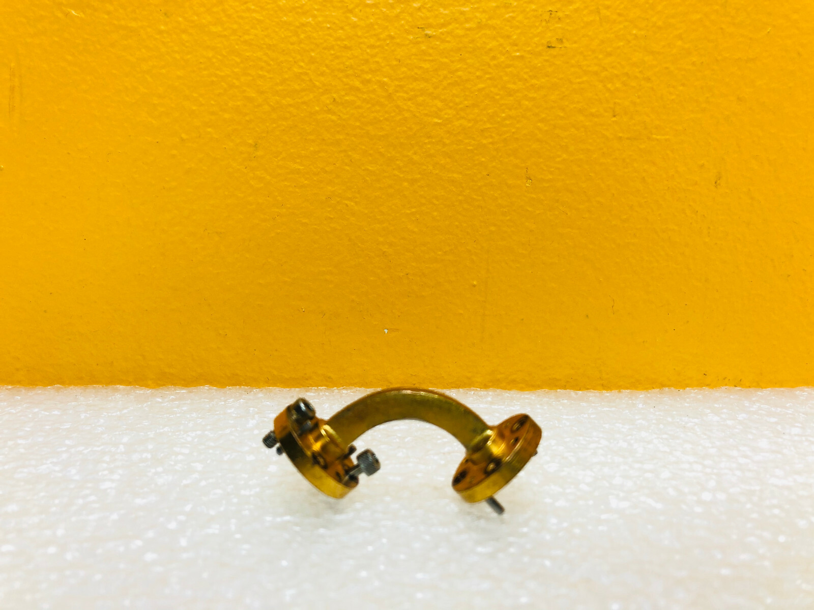 Millitech WR15 90° H-Bend 50-75 GHz Round Cover Flanges Waveguide H ...