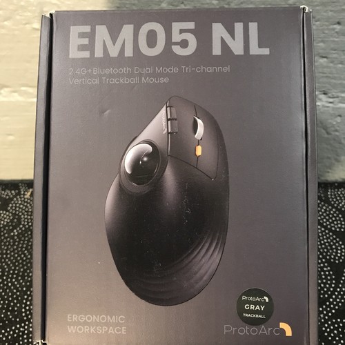 ProtoArc EM05 Vertical ERGONOMIC Wireless Trackball Mouse with RGB. Wow ...