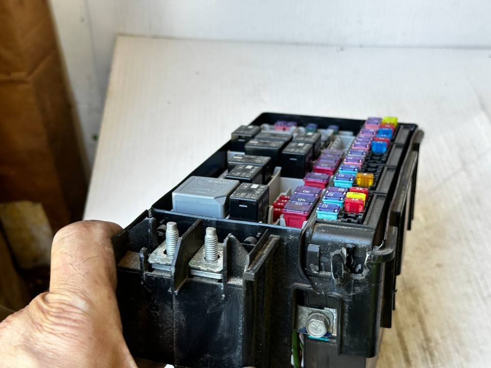 2016 - 2019 Ford Explorer Fuse Box Relay Control Module FU5T-13B224-AD ...