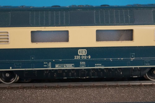 Marklin 3081 DB Diesellok Br V 200 vers. 12 V 220 012-9 - 80-ies in OVP ...