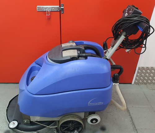 Numatic TT6650 230v Scrubber Dryer Large Area Warehouse Floor Cleaning ...