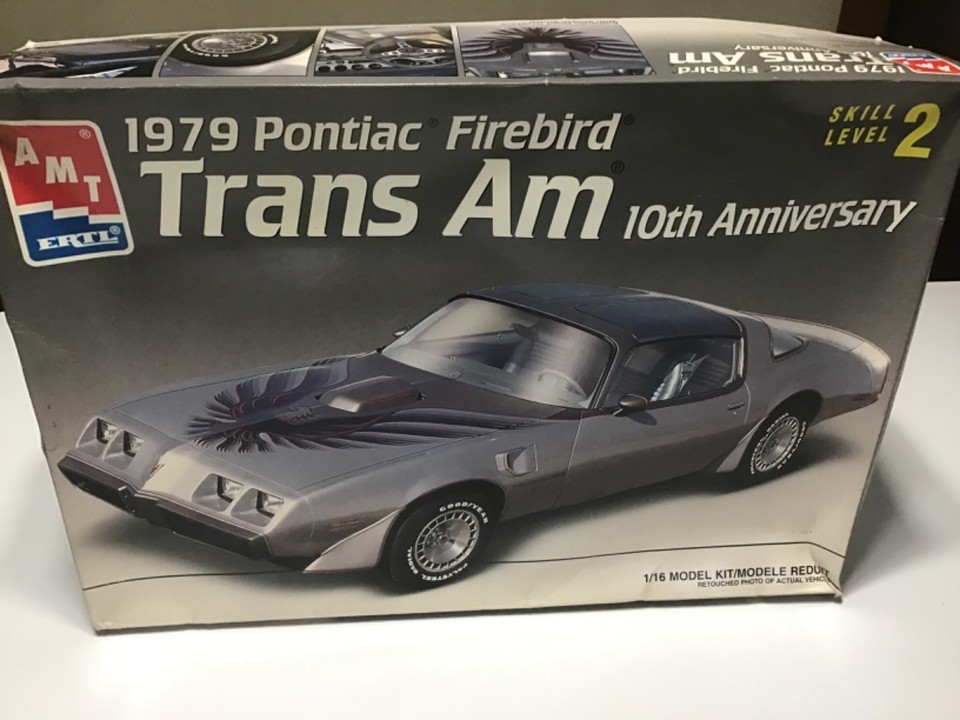 AMT 1/16 1979 PONTIAC FIREBIRD TRANS-AM 10TH ANNIV PLASTIC MODEL CAR ...
