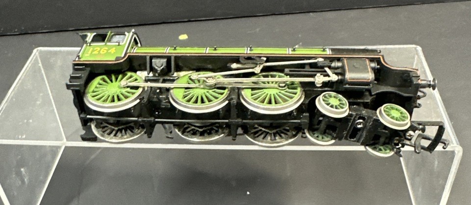 BACHMANN 31 700 OO gauge B1 1264 in LNER lined green No Tender | eBay