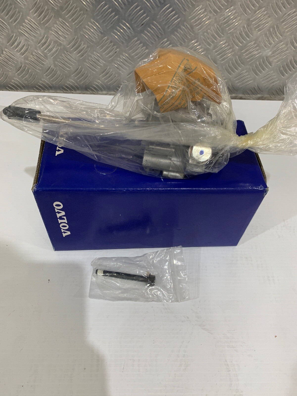 Volvo Penta Fuel Lift Pump 20752310 OEM Genuine | 330051808 | TAD1242VE ...