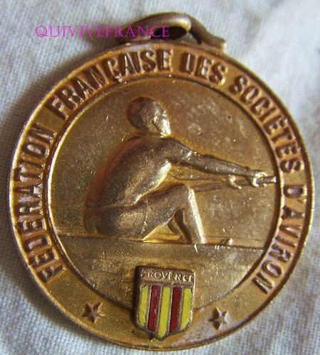 BG11079 - BADGE MEDAILLETTE FEDERATION FRANÇAISE DES SOCIETES D'AVIRON ...