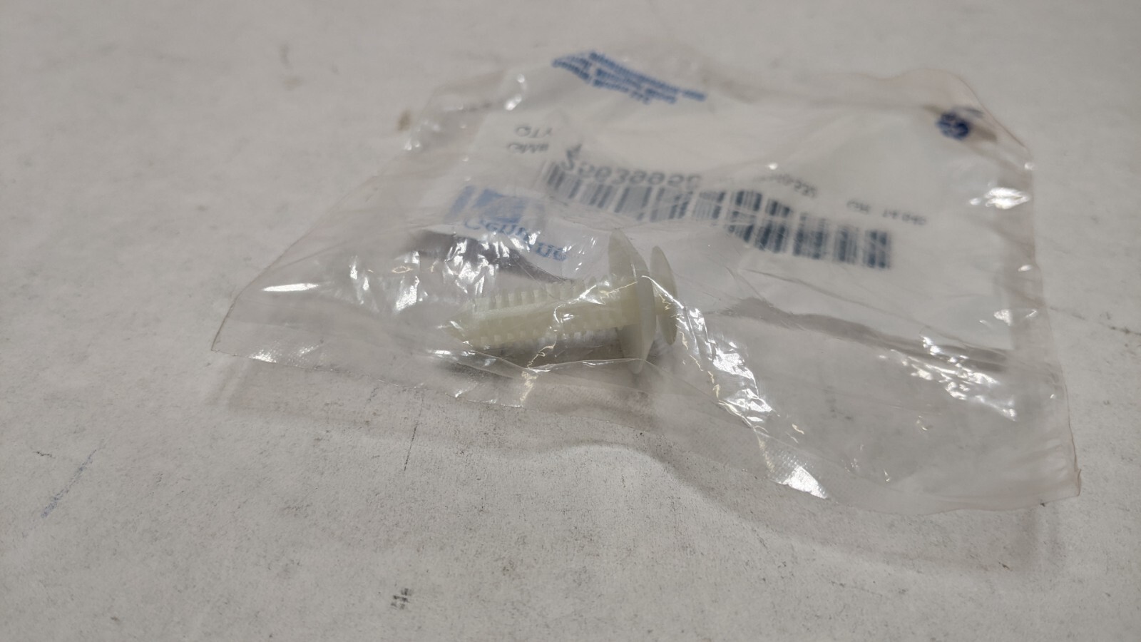 OEM General Motors Front Bumper Side Extension Retainer 25639958 NOS ...