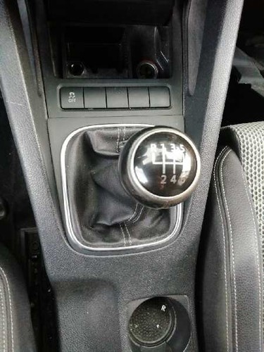 1K0711113CG POMMEAU DE LEVIER DE VITESSES / 6 VEL / 961201 POUR ...