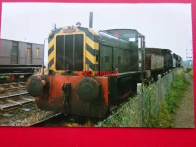 PHOTO BR RUSTON DIESEL SHUNTER NO D25XX AT BRIDGNORTH 1988 | eBay UK