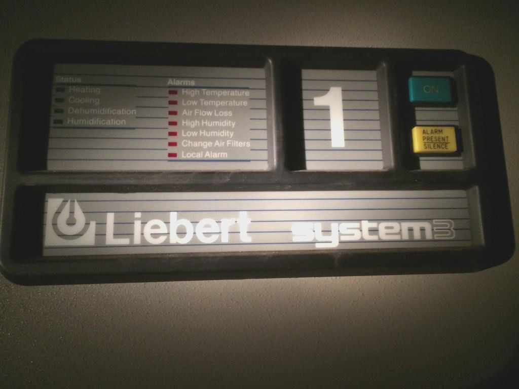 Liebert AC Air Cooled Down Flow Unit Deluxe System 3 Model FH199A-C00 ...