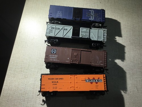 HO Scale Railroad Cars. Set of 4. Ready-to-Run. Box Cars 11 | eBay