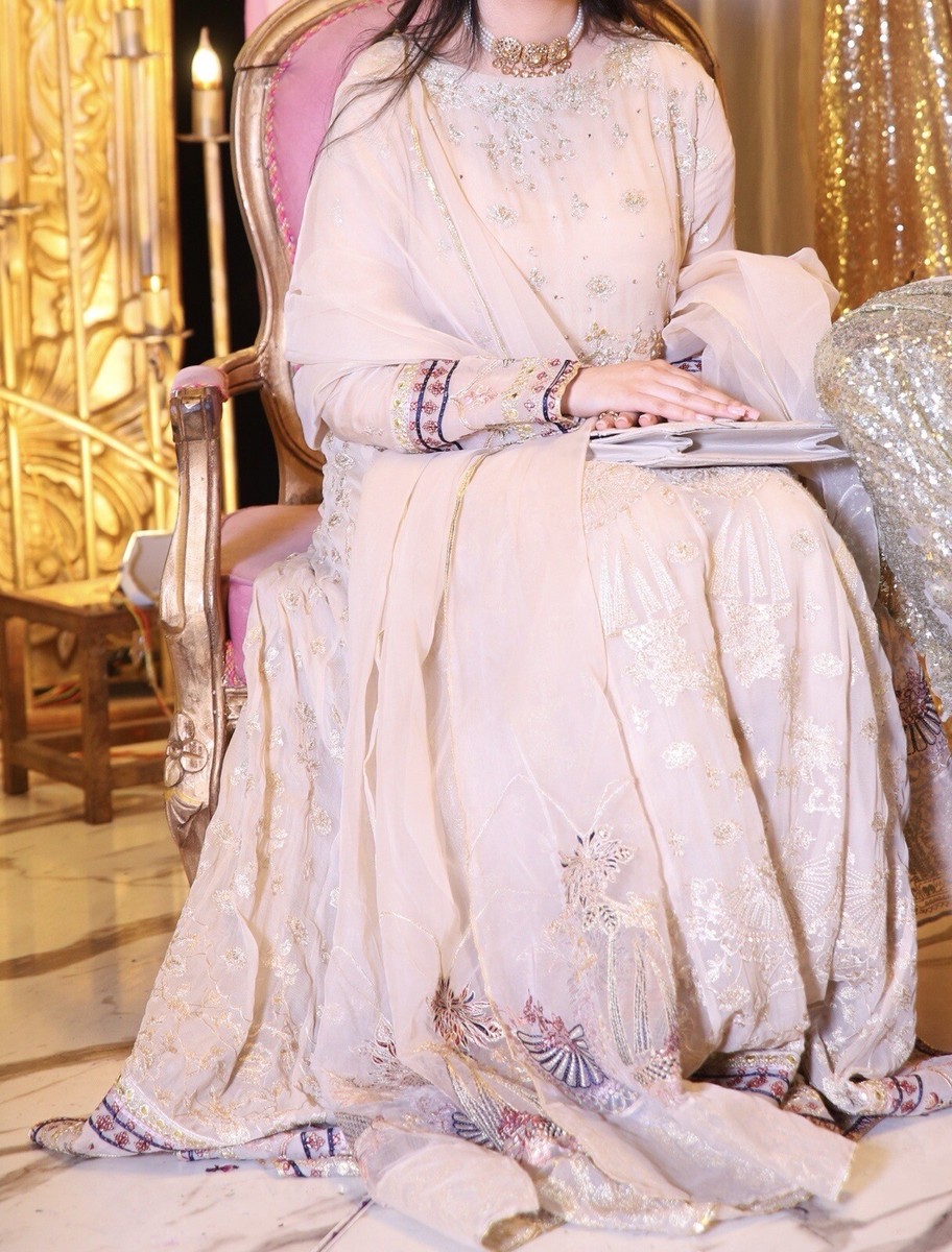Gaun Batik Wedding