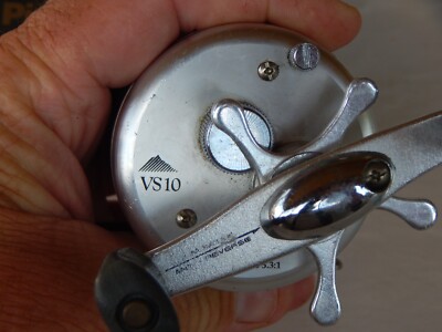 PINNACLE VISION VS10 BAITCAST REEL W/BOX IN GOOD WORKING PINNACLE VISION VS10 BAITCAST REEL W/BOX IN GOOD WORKING