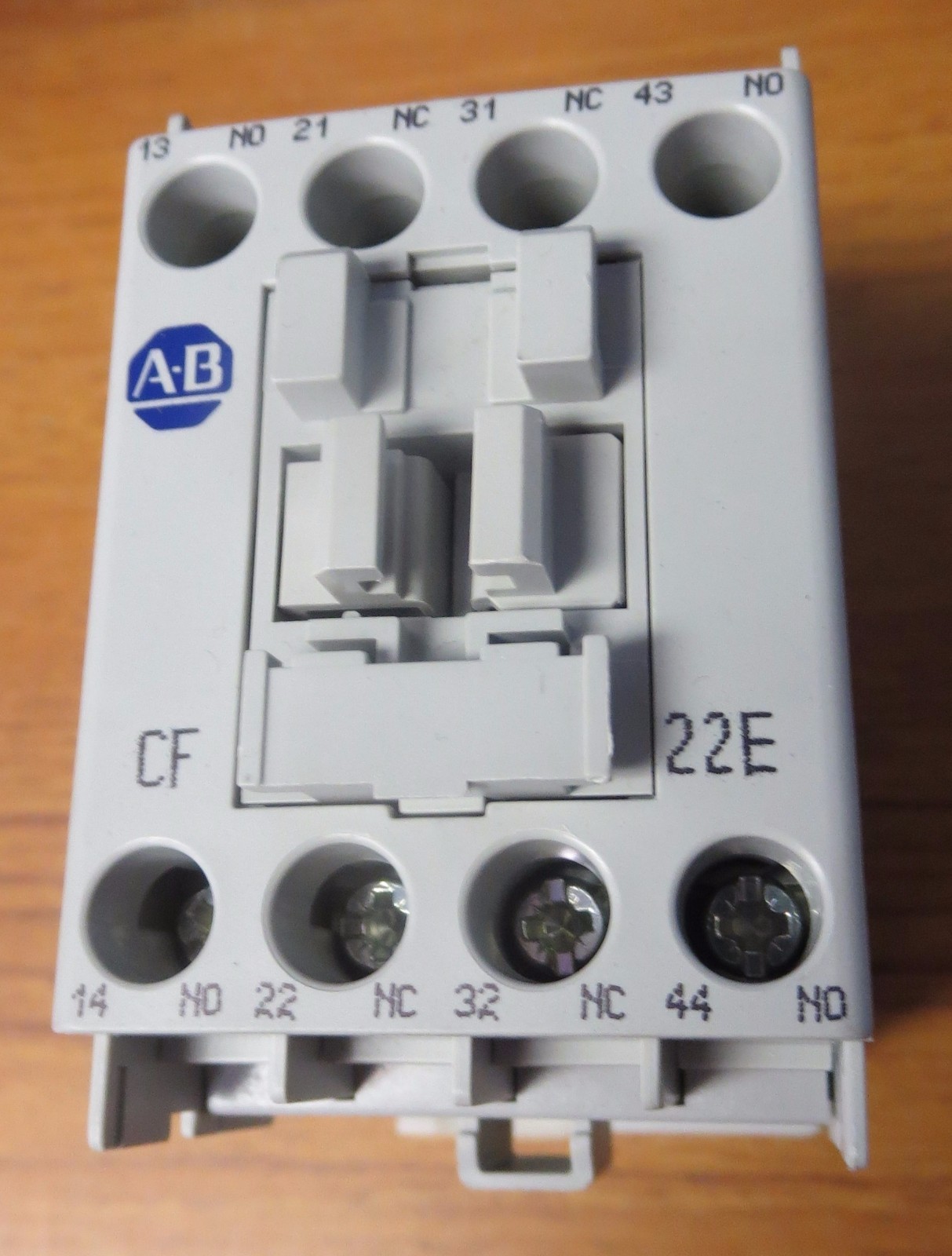 Allen Bradley 700-CF220E Contactor 24VDC Coil | eBay