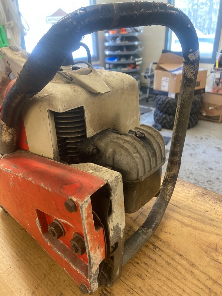 Vintage Stihl 07 Chainsaw 110 lbs comp runs and idles for parts or ...