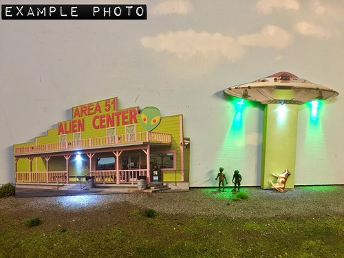 HO Scale UFO ALIEN FLYING SAUCER Scratch Built Flat-Front Background ...
